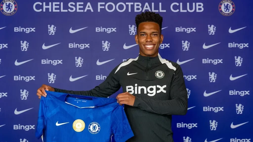 Chelsea apresenta Estevão, ex-Palmeiras, como novo reforço para a ...